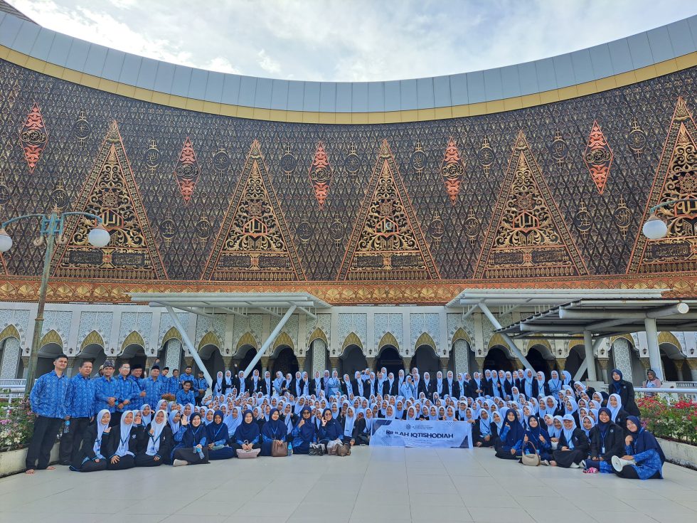 Rihlah Tarbawiyah dan Iqtishadiyah ke Sumatera Barat: Silaturahmi ...